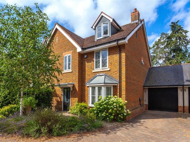 5 bedroom semi detached house for sale