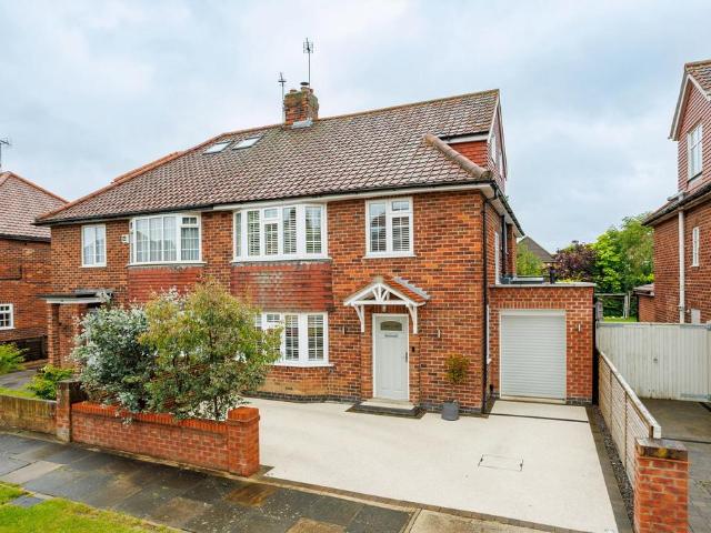 5 bedroom semi detached house for sale
