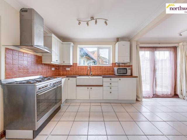 5 bedroom semi detached house for sale