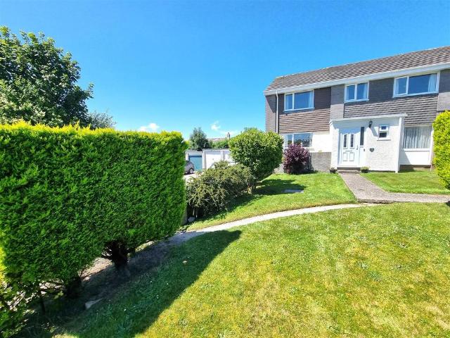 5 bedroom semi detached house for sale
