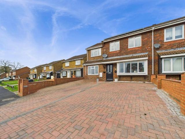5 bedroom semi detached house for sale