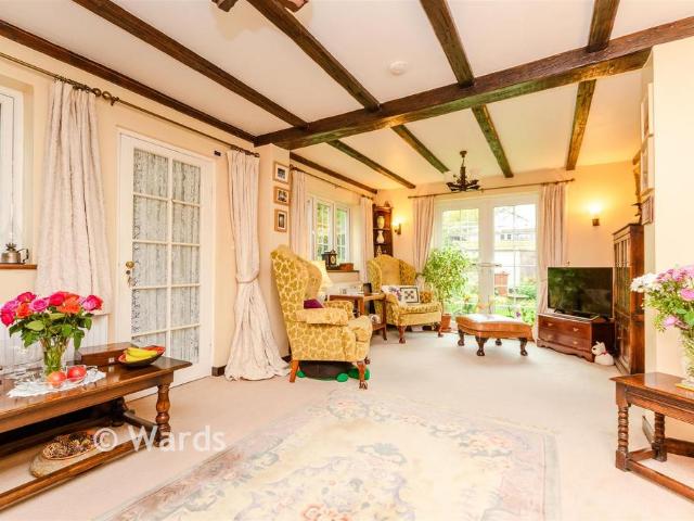 5 bedroom semi detached house for sale