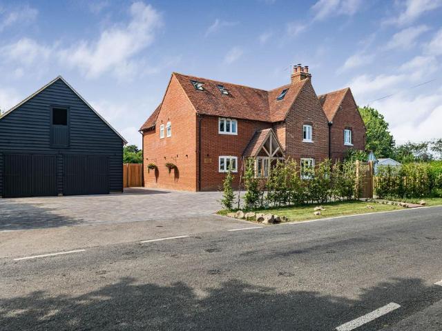 5 bedroom semi detached house for sale