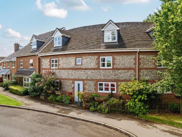 5 bedroom semi detached house for sale
