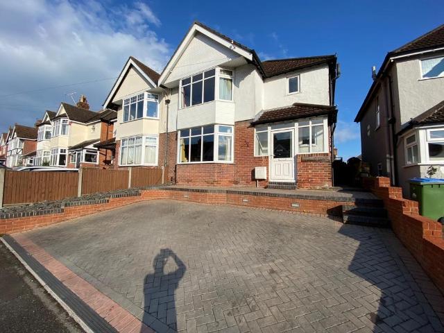 5 bedroom semi detached house for sale