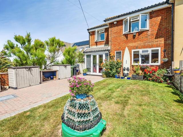 5 bedroom semi detached house for sale