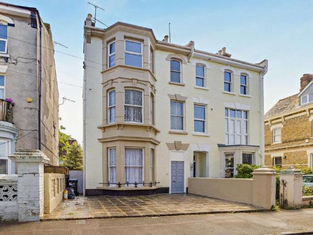5 bedroom semi detached house for sale