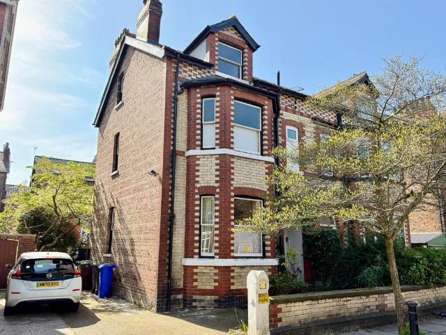 5 bedroom semi detached house for sale