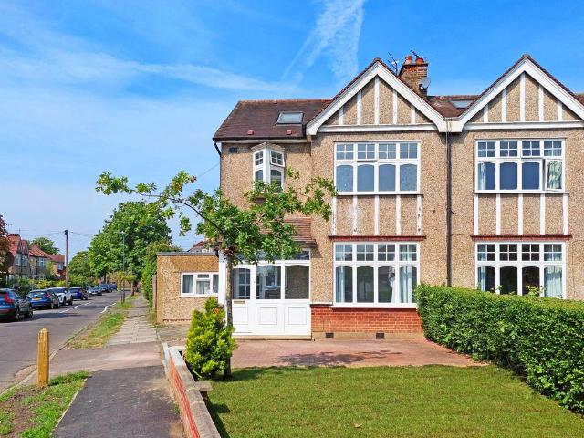5 bedroom semi detached house for sale