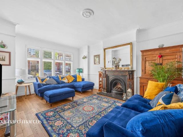 5 bedroom semi detached house for sale