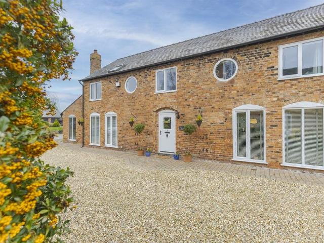 5 bedroom semi detached house for sale