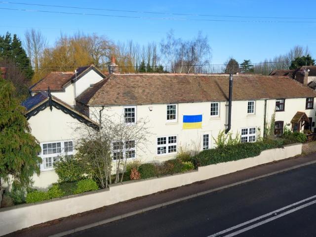 5 bedroom semi detached house for sale