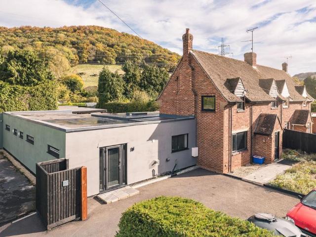 5 bedroom semi detached house for sale