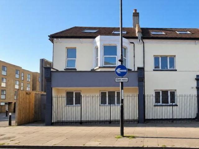 5 bedroom semi detached house for sale