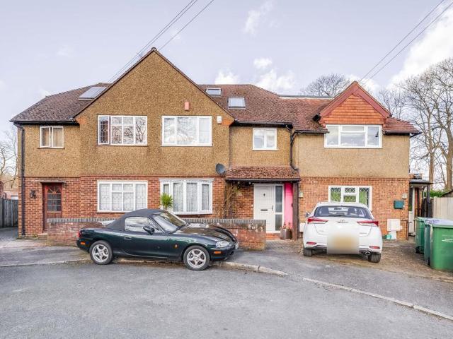 5 bedroom semi detached house for sale