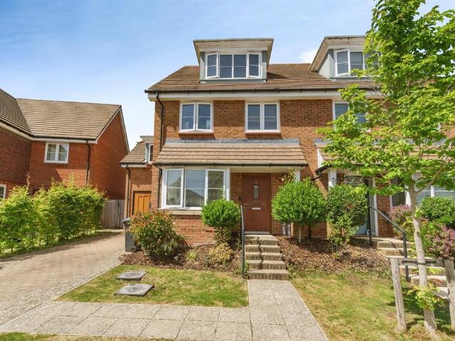 5 bedroom semi detached house for sale