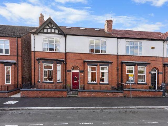 5 bedroom semi detached house for sale