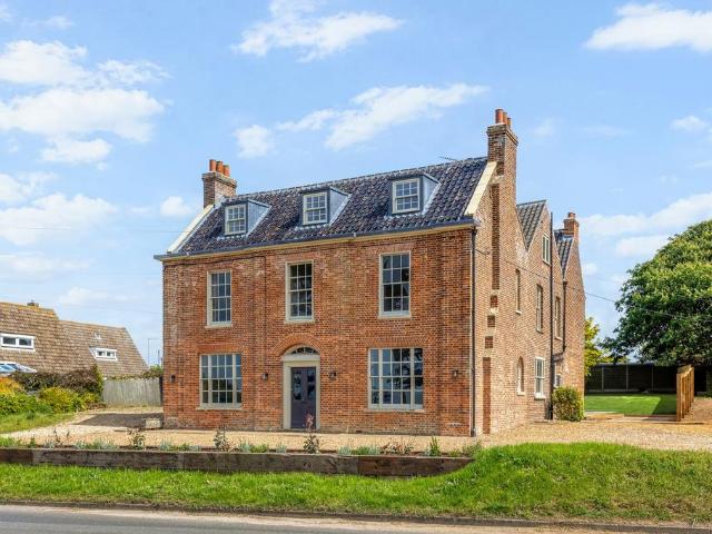 5 bedroom semi detached house for sale