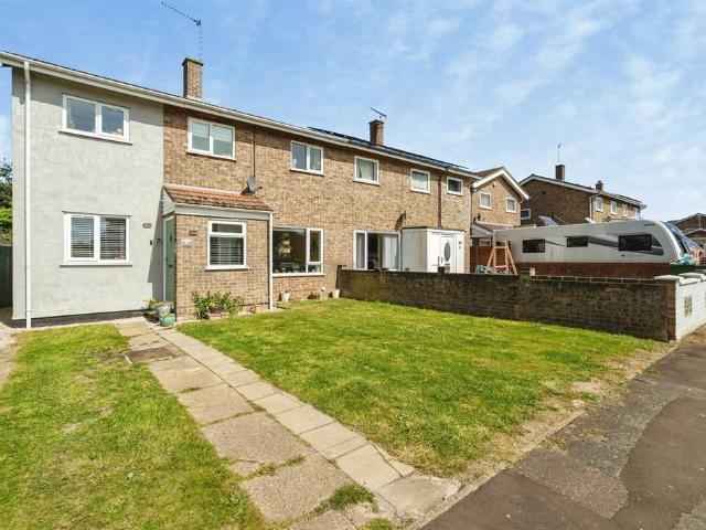 5 bedroom semi detached house for sale