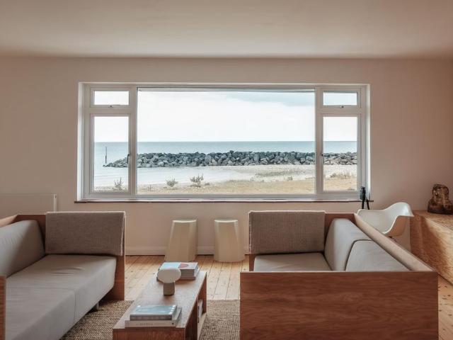5 bedroom semi detached house for sale