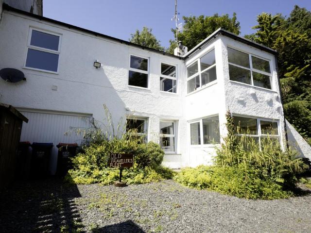 5 bedroom semi detached house for sale