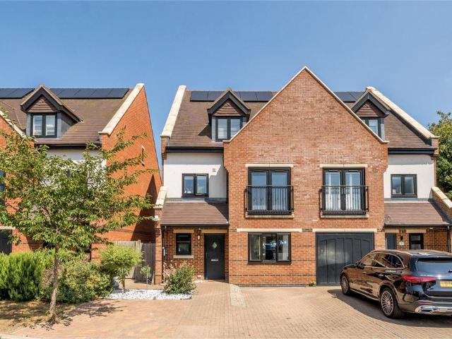 5 bedroom semi detached house for sale