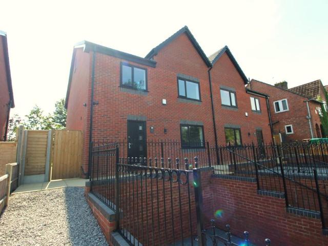 5 bedroom semi detached house for sale
