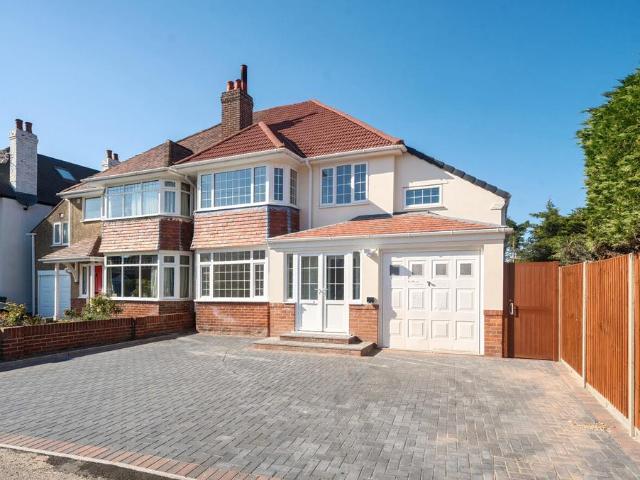 5 bedroom semi detached house for sale