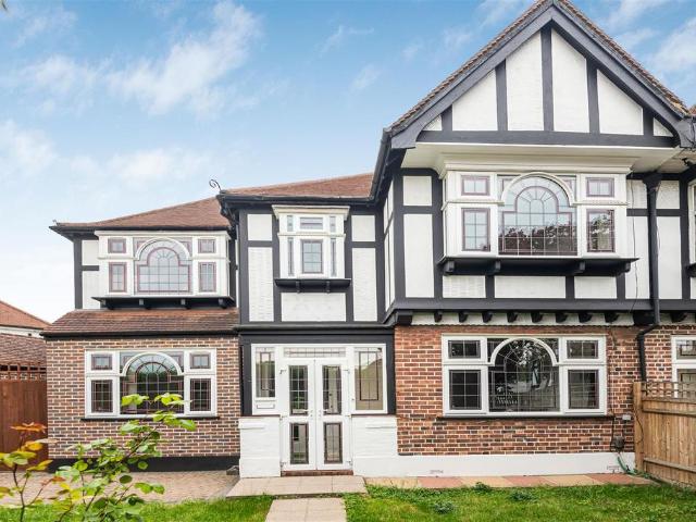 5 bedroom semi detached house for sale