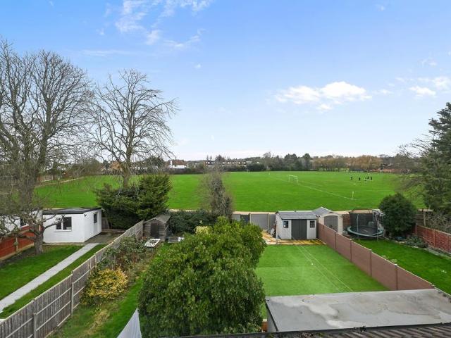 5 bedroom semi detached house for sale