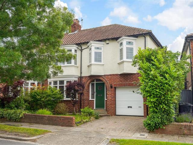 5 bedroom semi detached house for sale