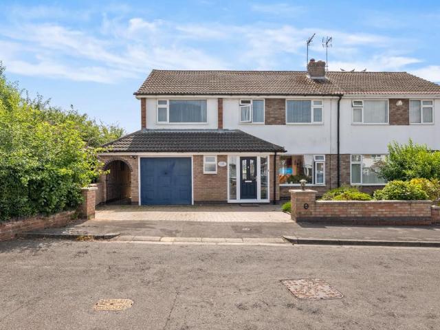 5 bedroom semi detached house for sale