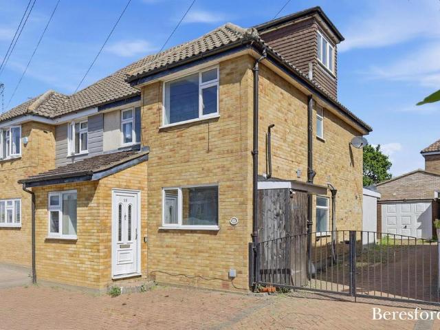 5 bedroom semi detached house for sale