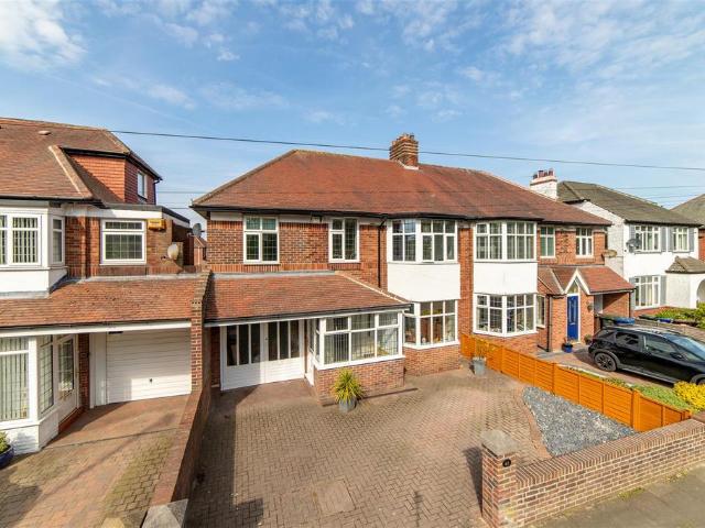 5 bedroom semi detached house for sale