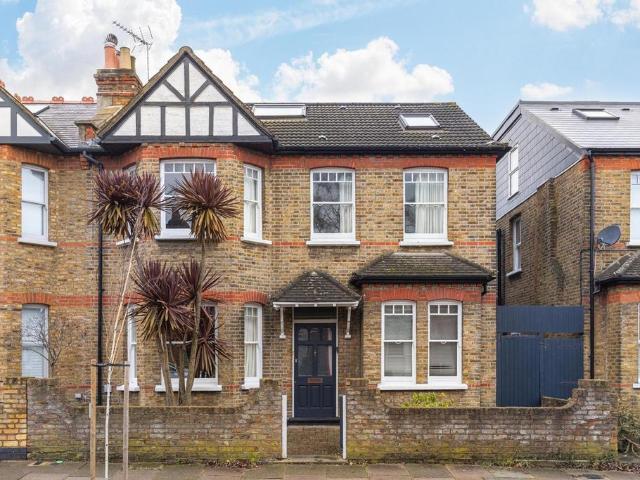 5 bedroom semi detached house for sale