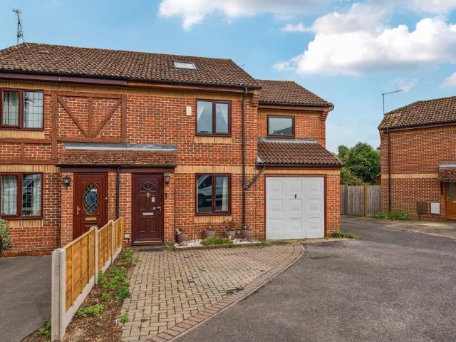 5 bedroom semi detached house for sale
