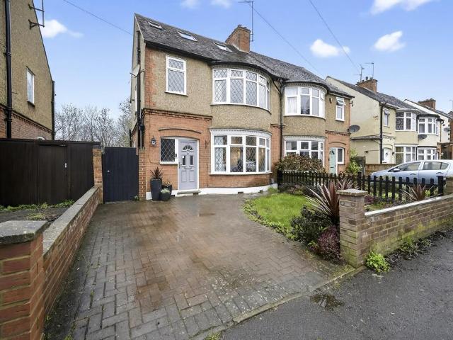 5 bedroom semi detached house for sale