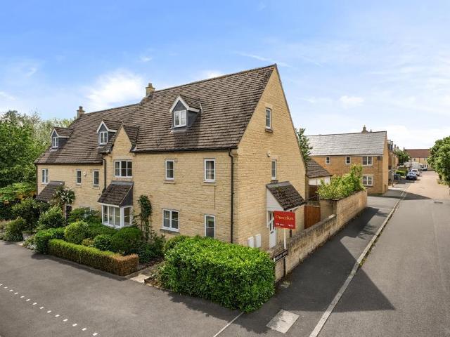 5 bedroom semi detached house for sale