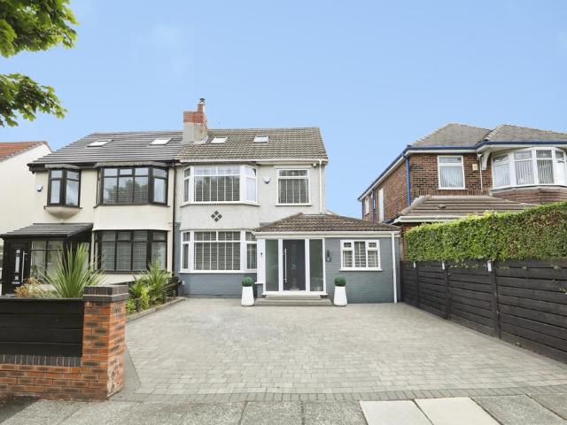 5 bedroom semi detached house for sale