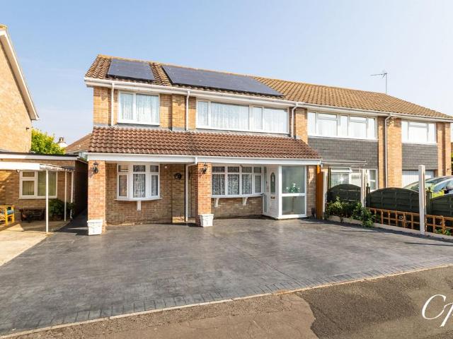 5 bedroom semi detached house for sale