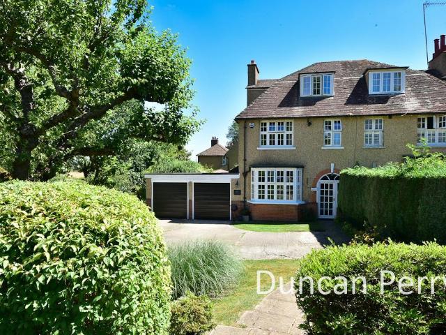 5 bedroom semi detached house for sale