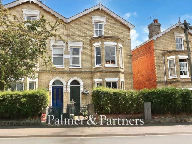 5 bedroom semi detached house for sale
