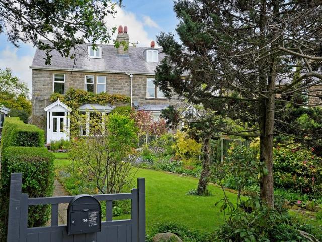 5 bedroom semi detached house for sale