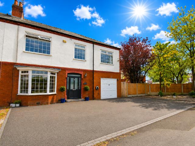 5 bedroom semi detached house for sale