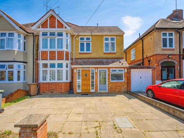 5 bedroom semi detached house for sale