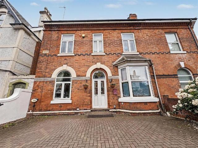 5 bedroom semi detached house for sale