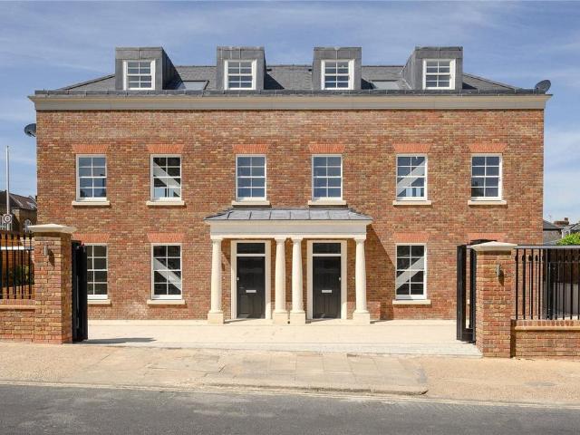 5 bedroom semi detached house for sale