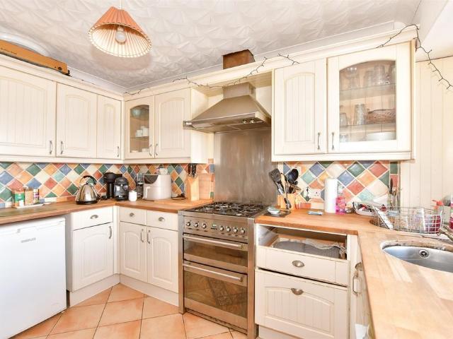 5 bedroom semi detached house for sale