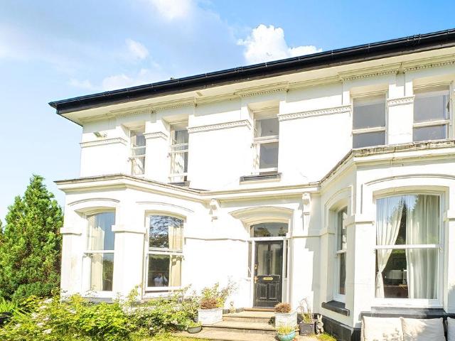 5 bedroom semi detached house for sale