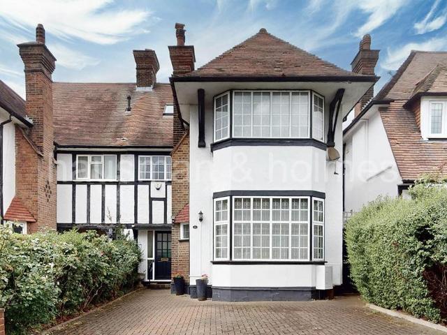 5 bedroom semi detached house for sale